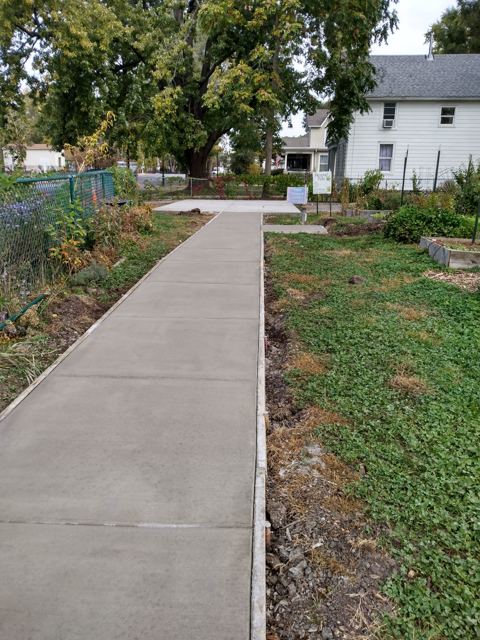 Wheelchair Accessible Garden | Enos Park Neighborhood Gardens
